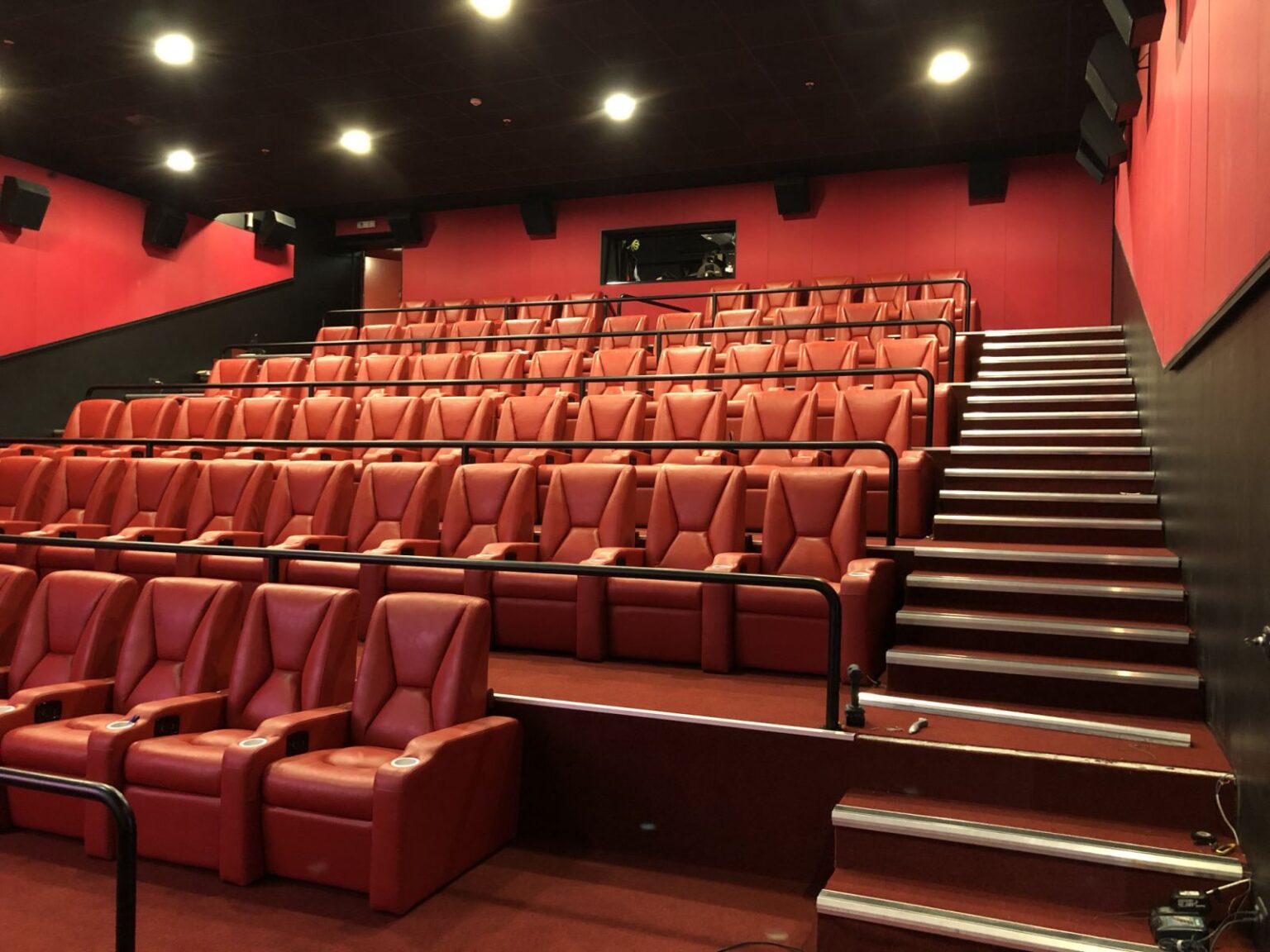 CENTRAL MALL PLEVEN - Cineland cinemas